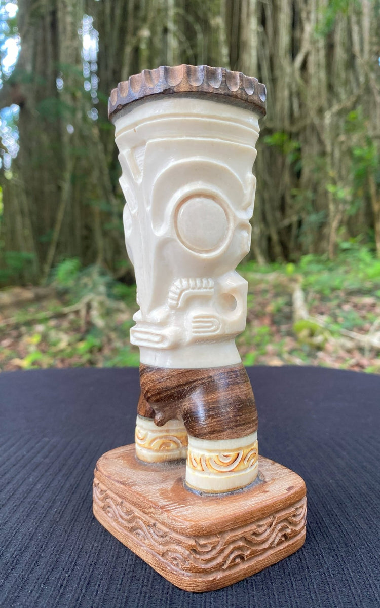 Tiki Sculpture in Bone – Cannibal Art