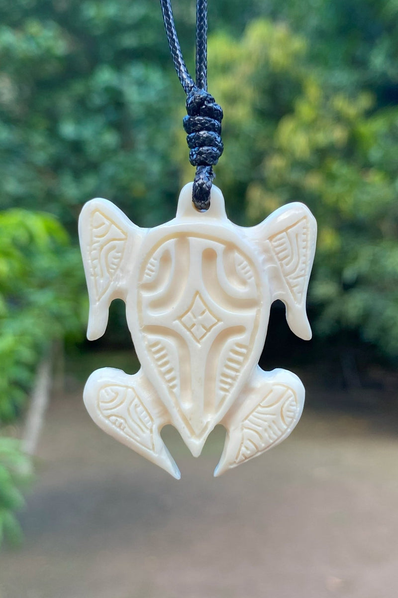 Turtle necklace – Cannibal Art