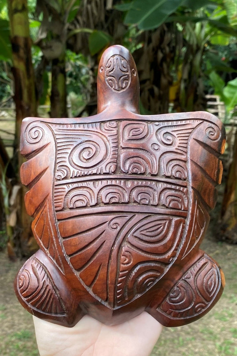 Marquesan turtle (honu) – Cannibal Art